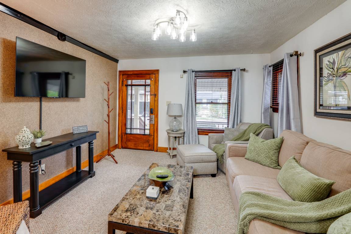 81 M² House ∙ 2 Bedrooms ∙ 3 Guests - Akron, OH