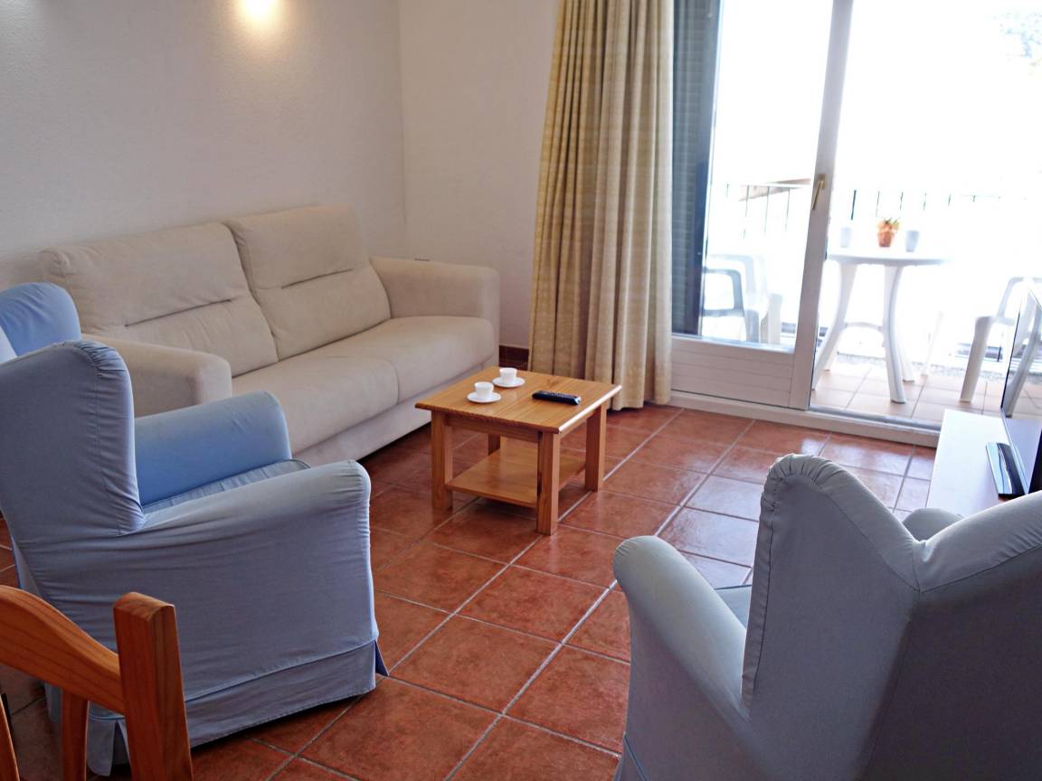 80 M² Ferienwohnung ∙ 3 Schlafzimmer ∙ 8 Gäste - Tamariu