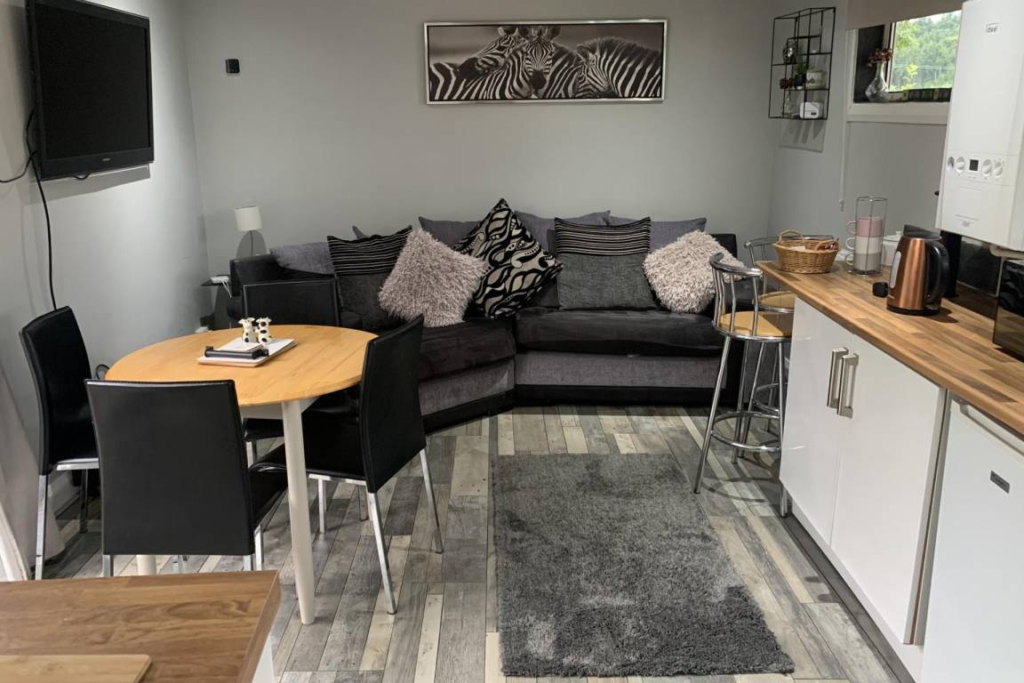 55 M² Cabin ∙ 2 Bedrooms ∙ 4 Guests - North Wales