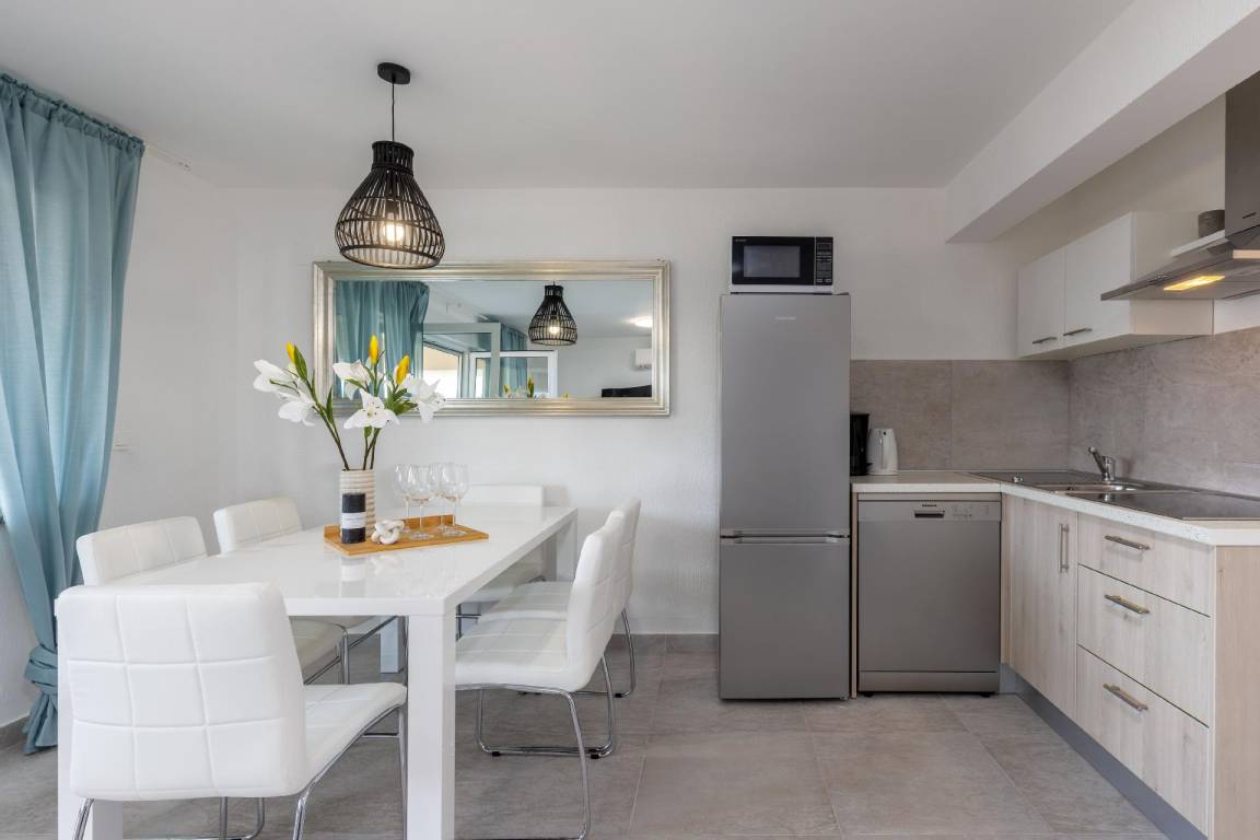 95 M² Appartement ∙ 3 Chambres ∙ 6 Personnes - Crikvenica