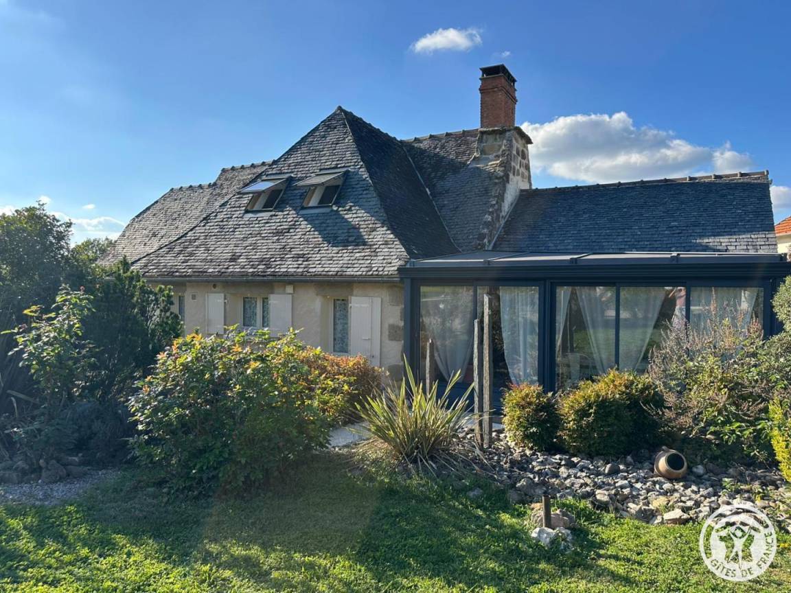 110 M² Gîte ∙ 3 Chambres ∙ 8 Personnes - Brive-la-Gaillarde