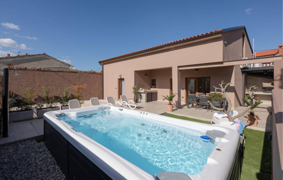 85 M² Huis ∙ 3 Slaapkamers ∙ 6 Gasten - Peroj