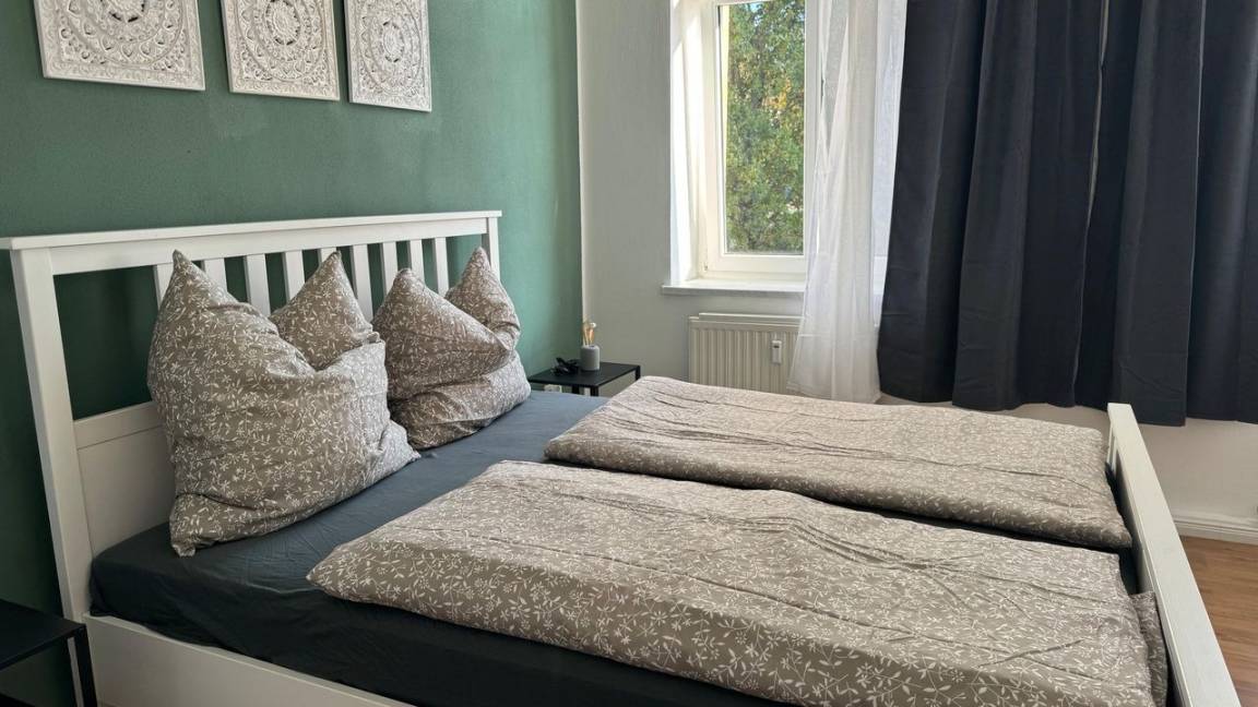 77 M² Apartment ∙ 3 Bedrooms ∙ 5 Guests - Zeitz