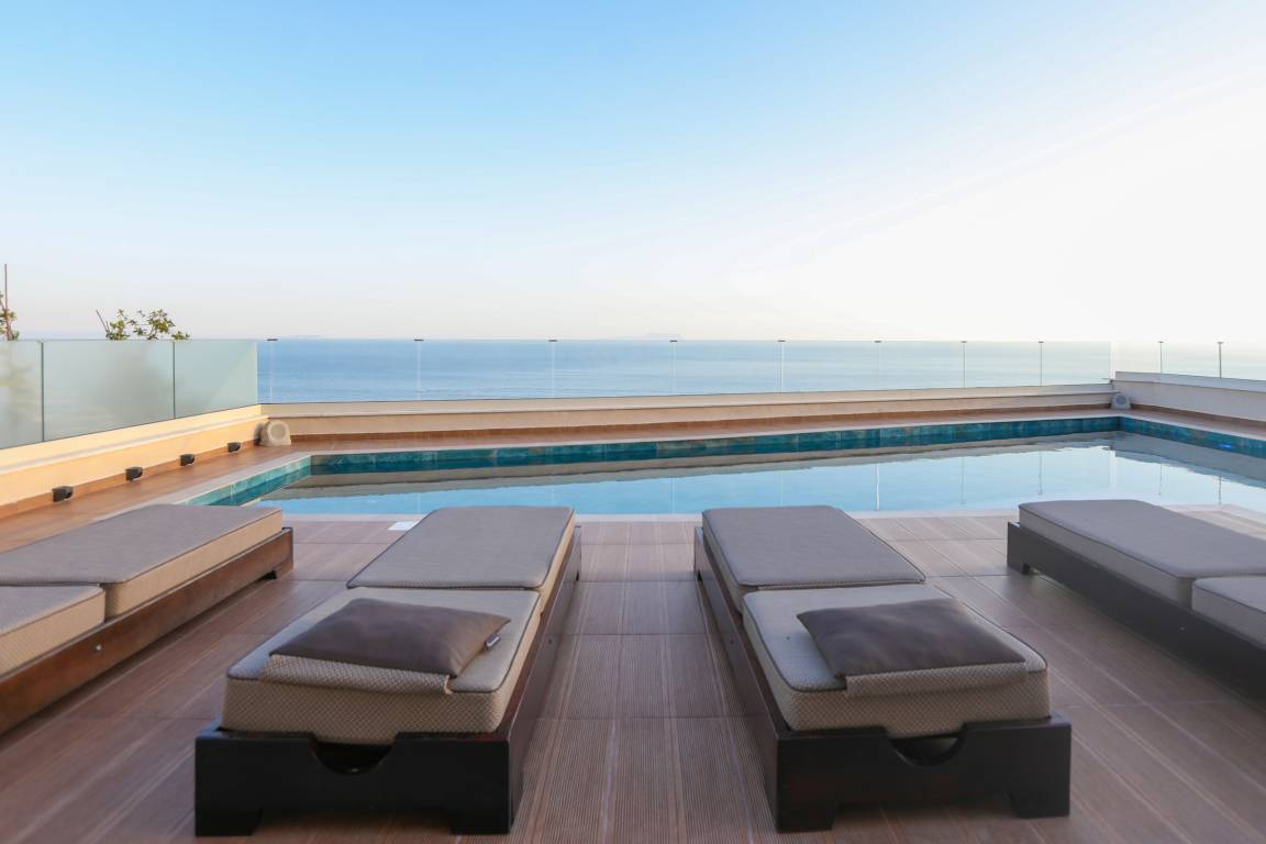 300 M² Villa ∙ 6 Bedrooms ∙ 14 Guests - Dhërmi