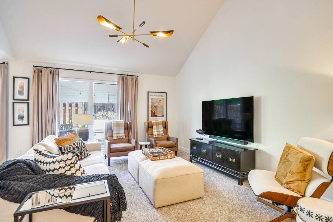 204 M² House ∙ 3 Bedrooms ∙ 6 Guests - Beaverton, OR
