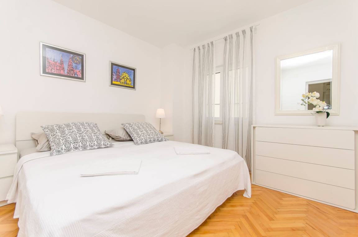 Apartment ∙ 3 Bedrooms ∙ 6 Guests - Šibenik