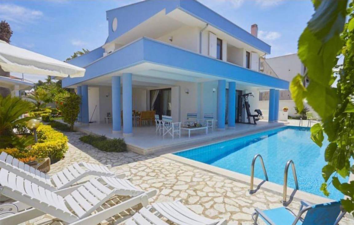 300 M² House ∙ 6 Bedrooms ∙ 12 Guests - Sicily