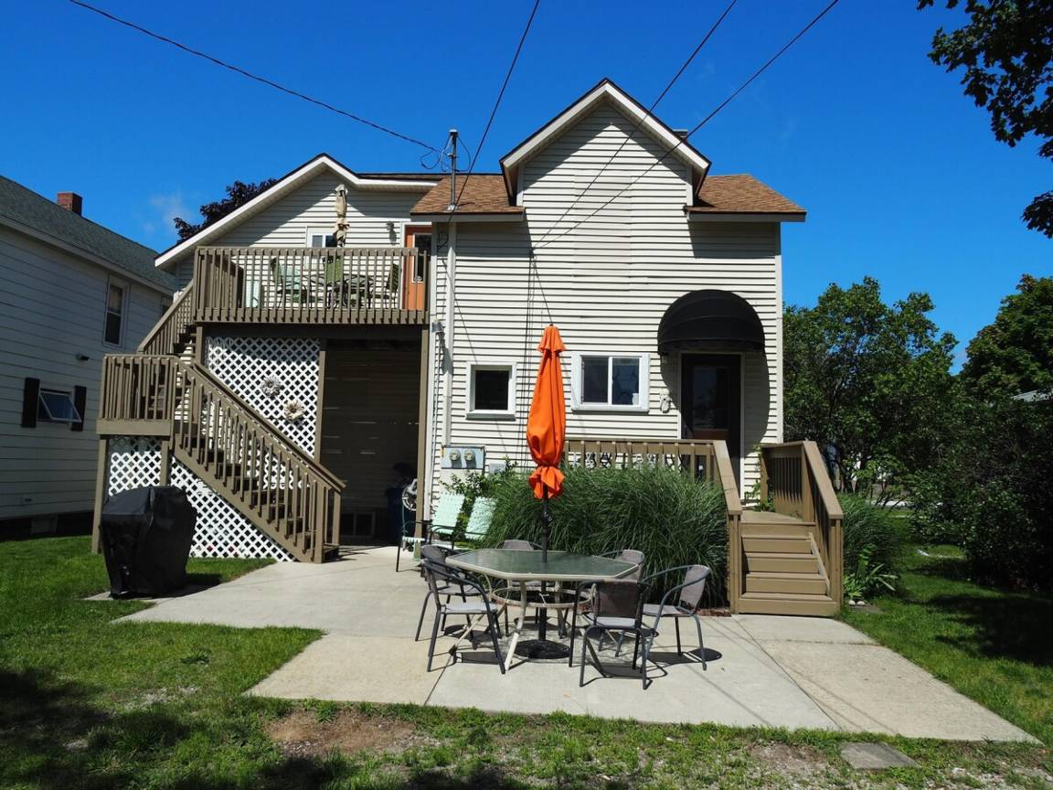 74 M² Apartment ∙ 2 Bedrooms ∙ 4 Guests - Frankfort, MI