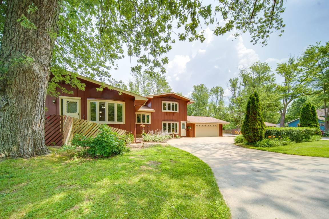 297 M² Ferienhaus ∙ 4 Schlafzimmer ∙ 16 Gäste - Ohio