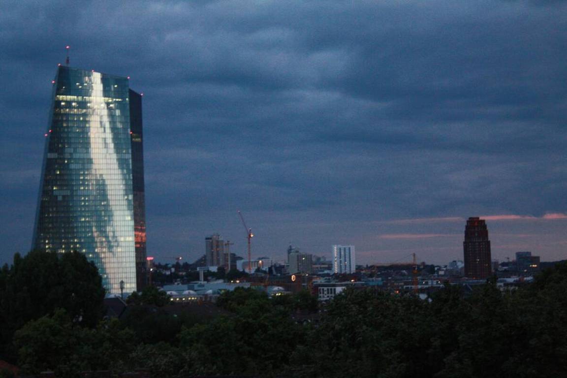 135 M² Huoneisto ∙ 1 Makuuhuone ∙ 3 Vierasta - Frankfurt am Main
