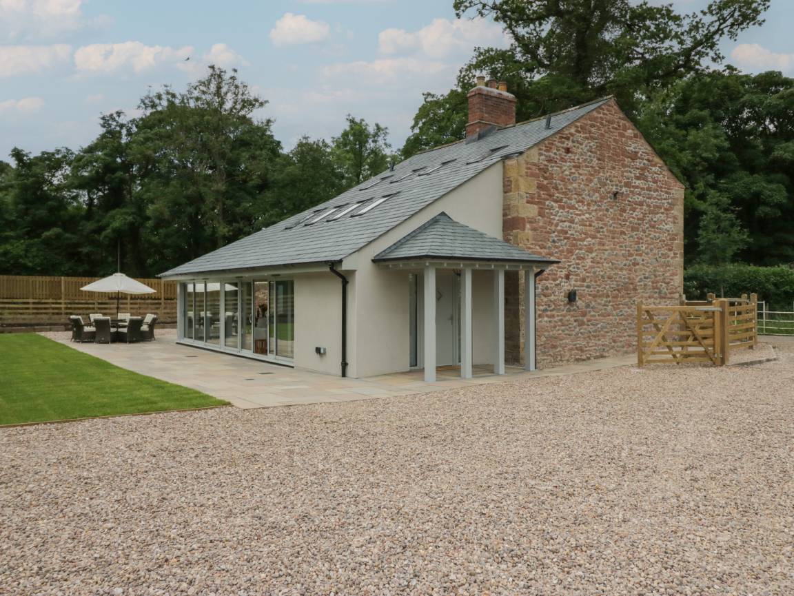 Cottage ∙ 4 Bedrooms ∙ 8 Guests - Carlisle