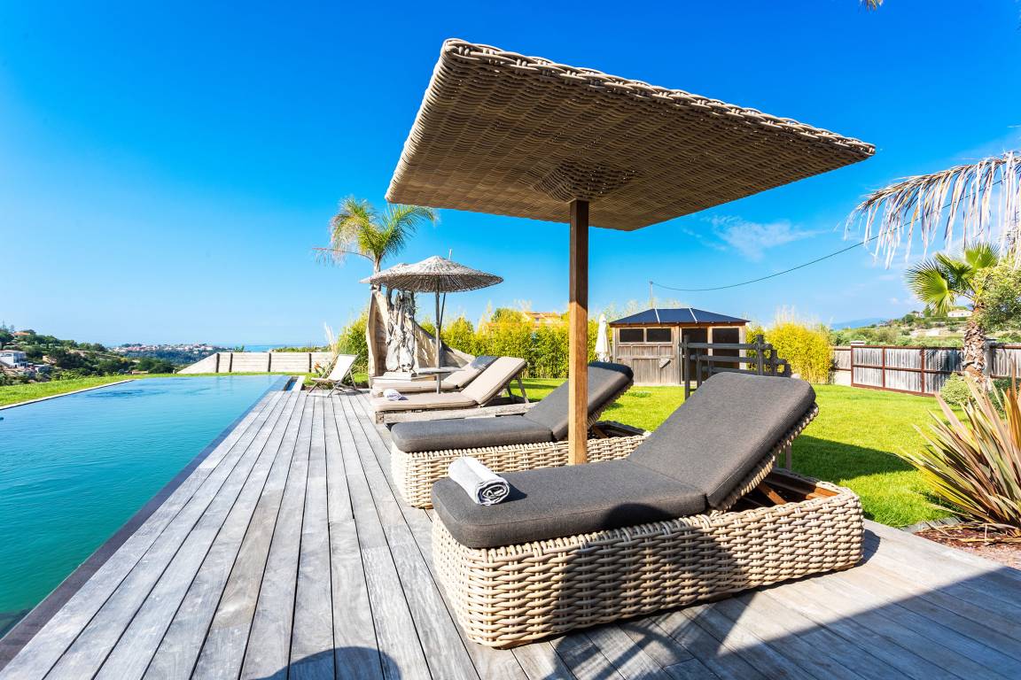 300 M² Villa ∙ 3 Bedrooms ∙ 8 Guests - Nice