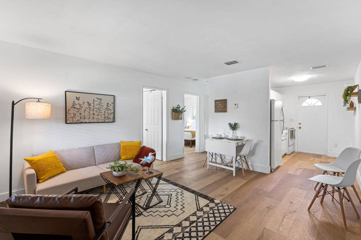 Apartment ∙ 2 Bedrooms ∙ 4 Guests - Sunrise, FL