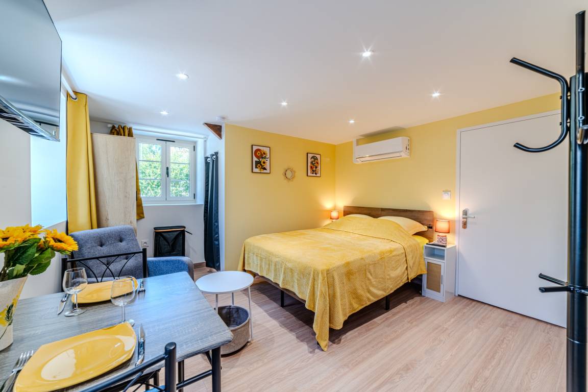 20 M² Apartment ∙ 2 Guests - Bourbon-Lancy