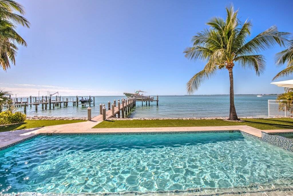 House ∙ 4 Bedrooms ∙ 10 Guests - Key Colony Beach, FL