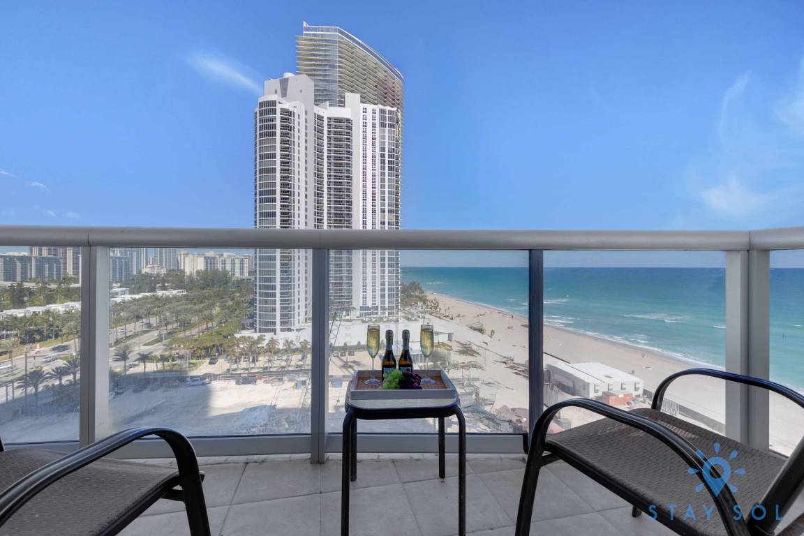Apartment ∙ 1 Bedroom ∙ 4 Guests - Sunny Isles Beach, FL