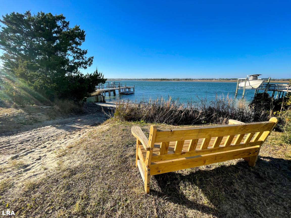 94 M² Maisonette ∙ 2 Bedrooms ∙ 4 Guests - Hampstead, NC
