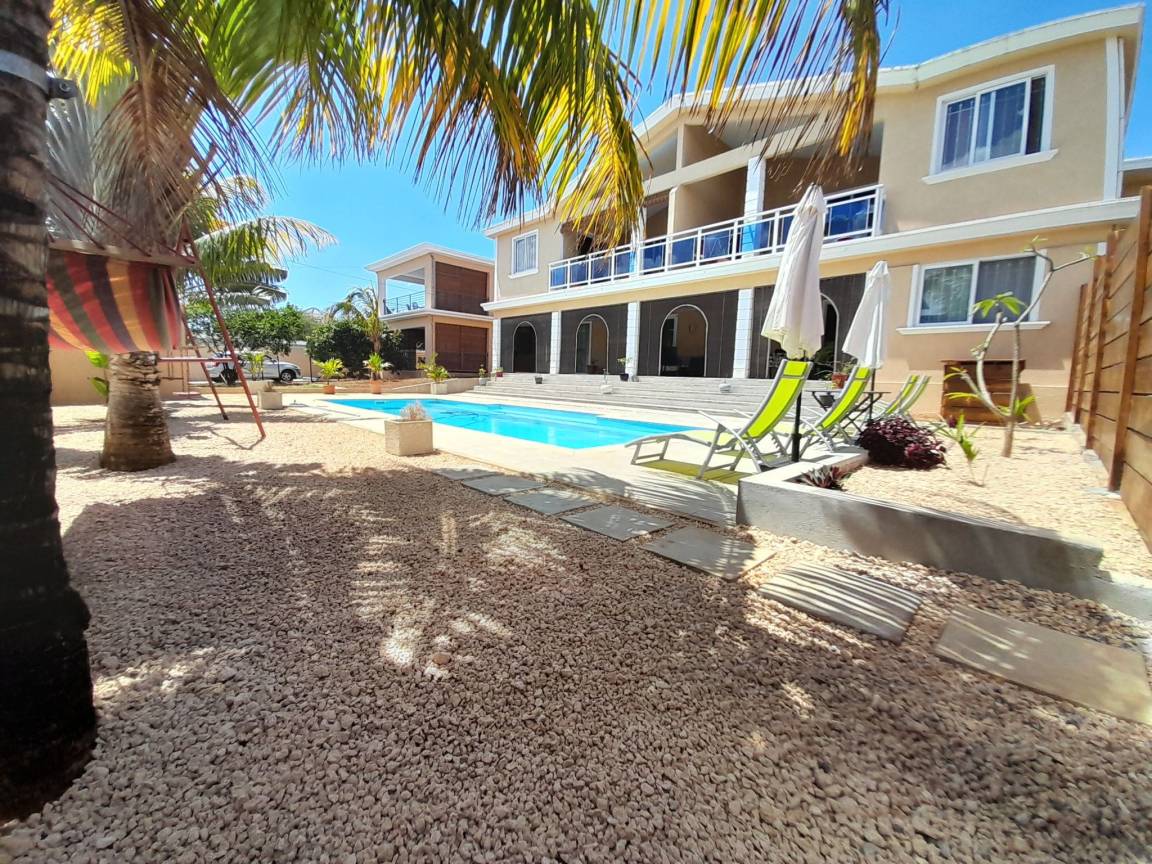 100 M² Appartement ∙ 2 Slaapkamers ∙ 5 Gasten - Port Louis