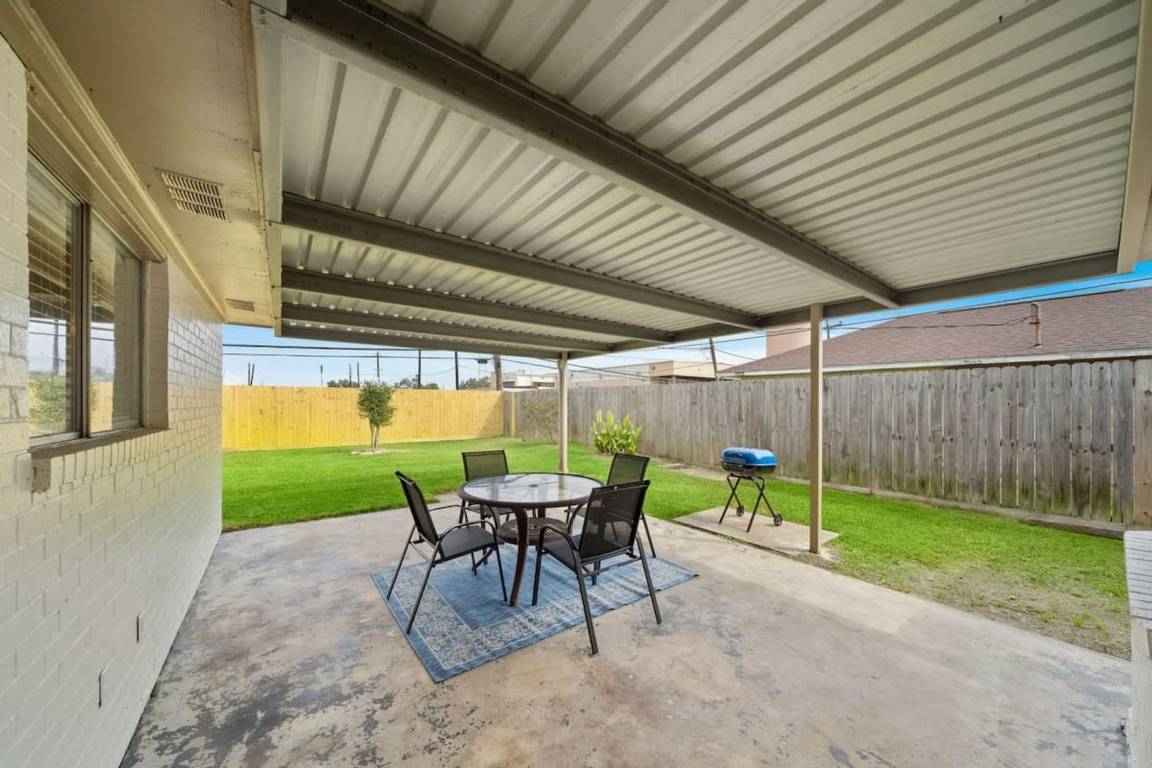 House ∙ 3 Bedrooms ∙ 8 Guests - Pasadena, TX