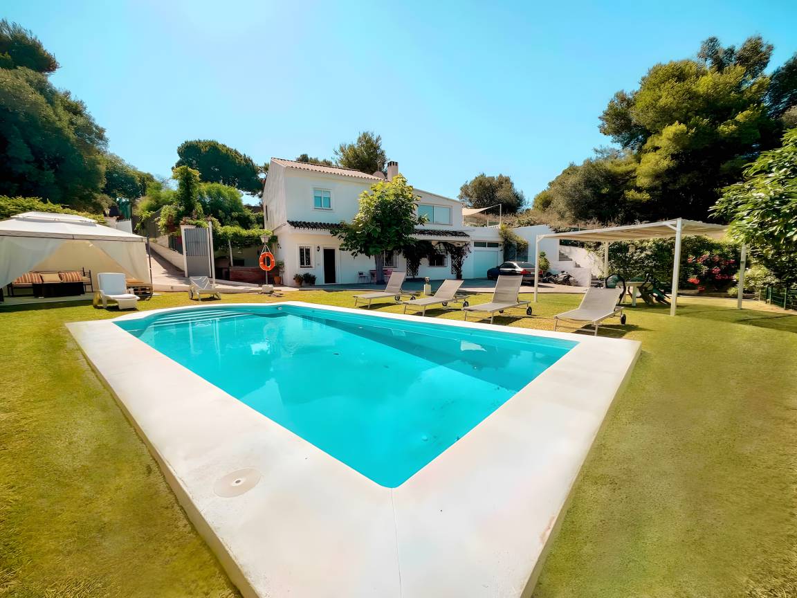 220 M² Villa ∙ 5 Habitaciones ∙ 12 Huéspedes - Marbella