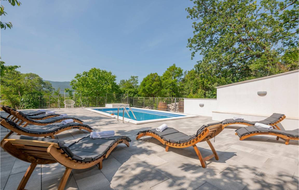 320 M² Ferienhaus ∙ 8 Schlafzimmer ∙ 15 Gäste - Drvenik