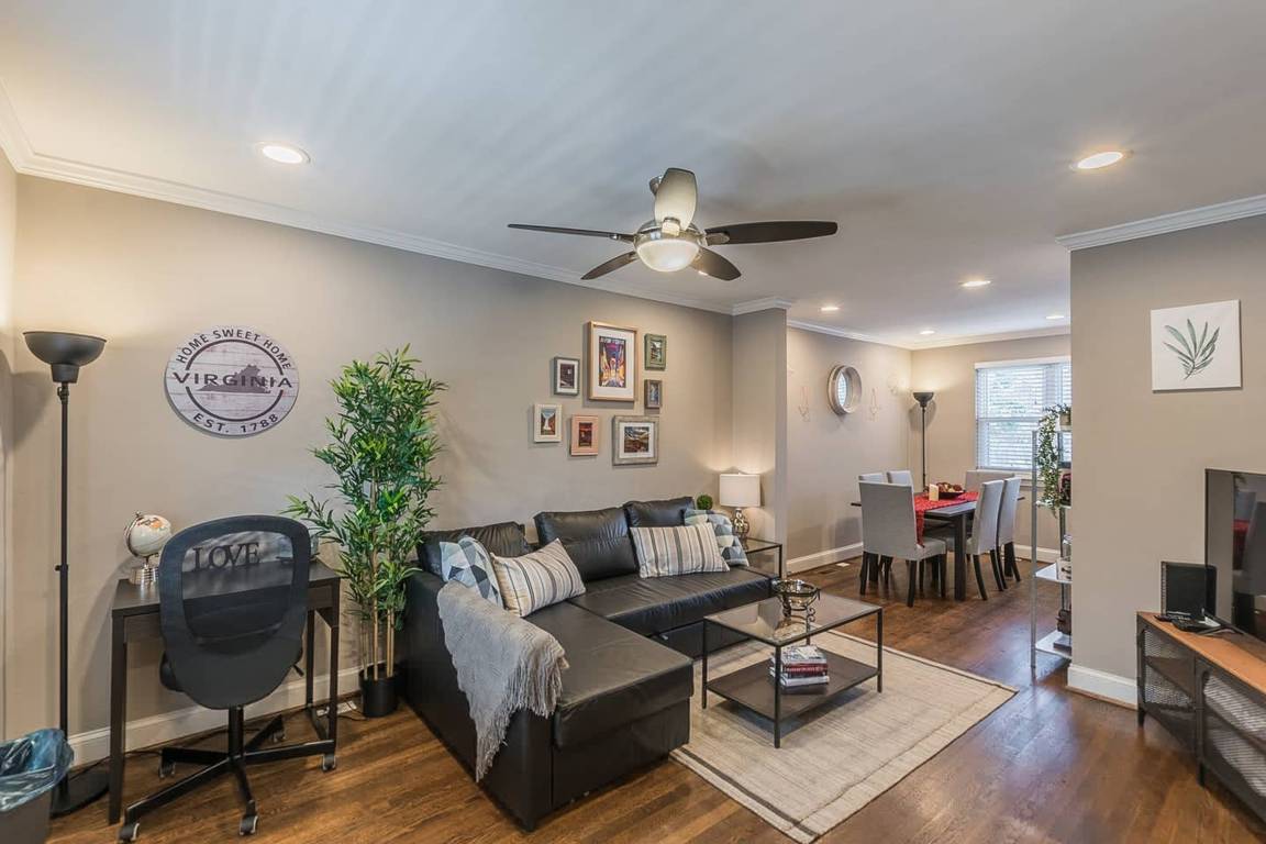 Apartment ∙ 3 Bedrooms ∙ 9 Guests - Alexandria, VA