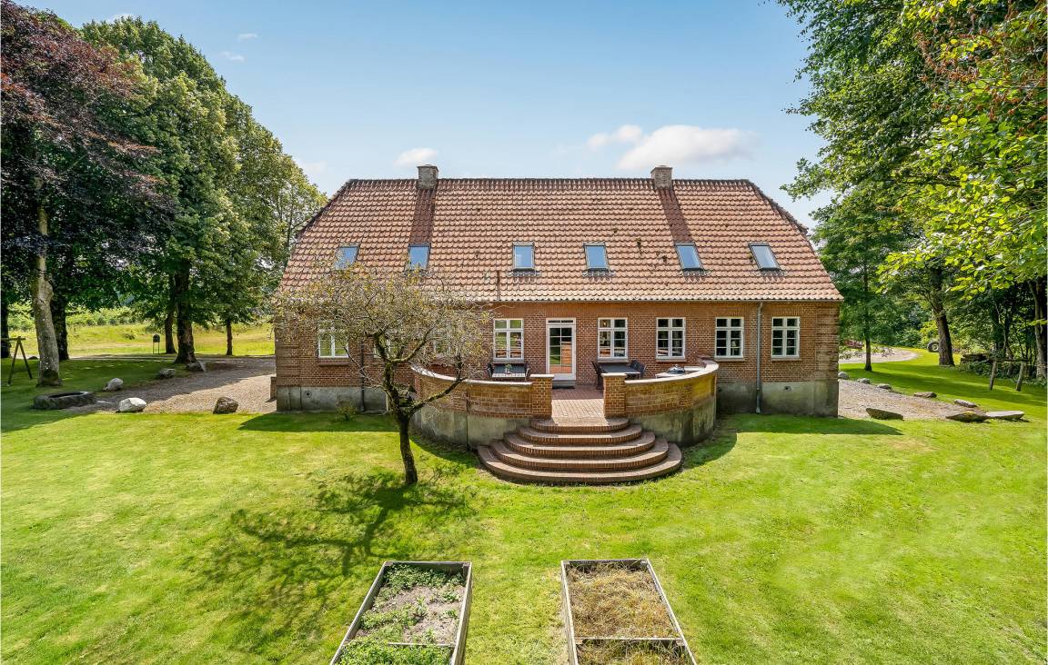 280 M² Maalaistalo ∙ 4 Makuuhuonetta ∙ 12 Vierasta - Billund