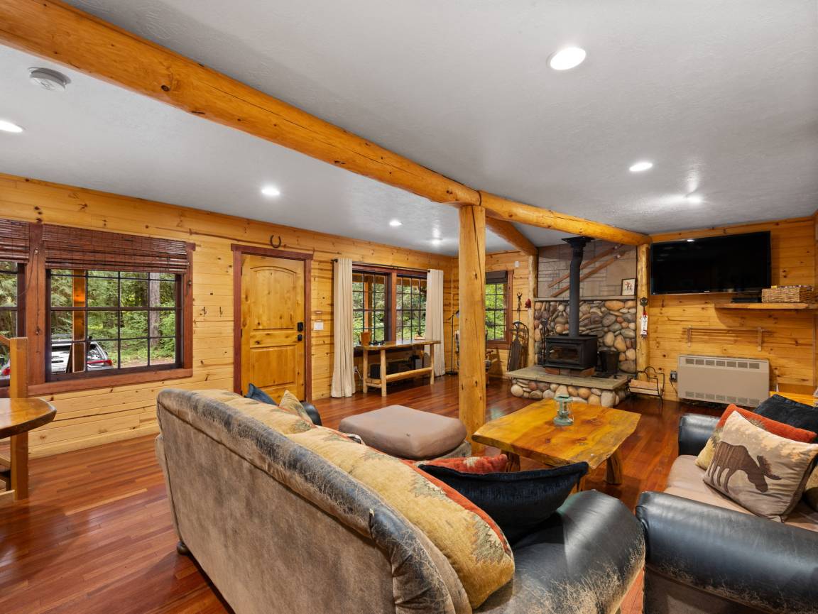 139 M² House ∙ 3 Bedrooms ∙ 8 Guests - Rhododendron, OR
