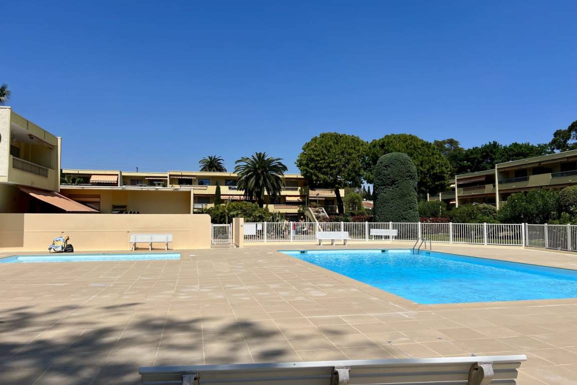 60 M² Appartement ∙ 2 Chambres ∙ 5 Personnes - Antibes