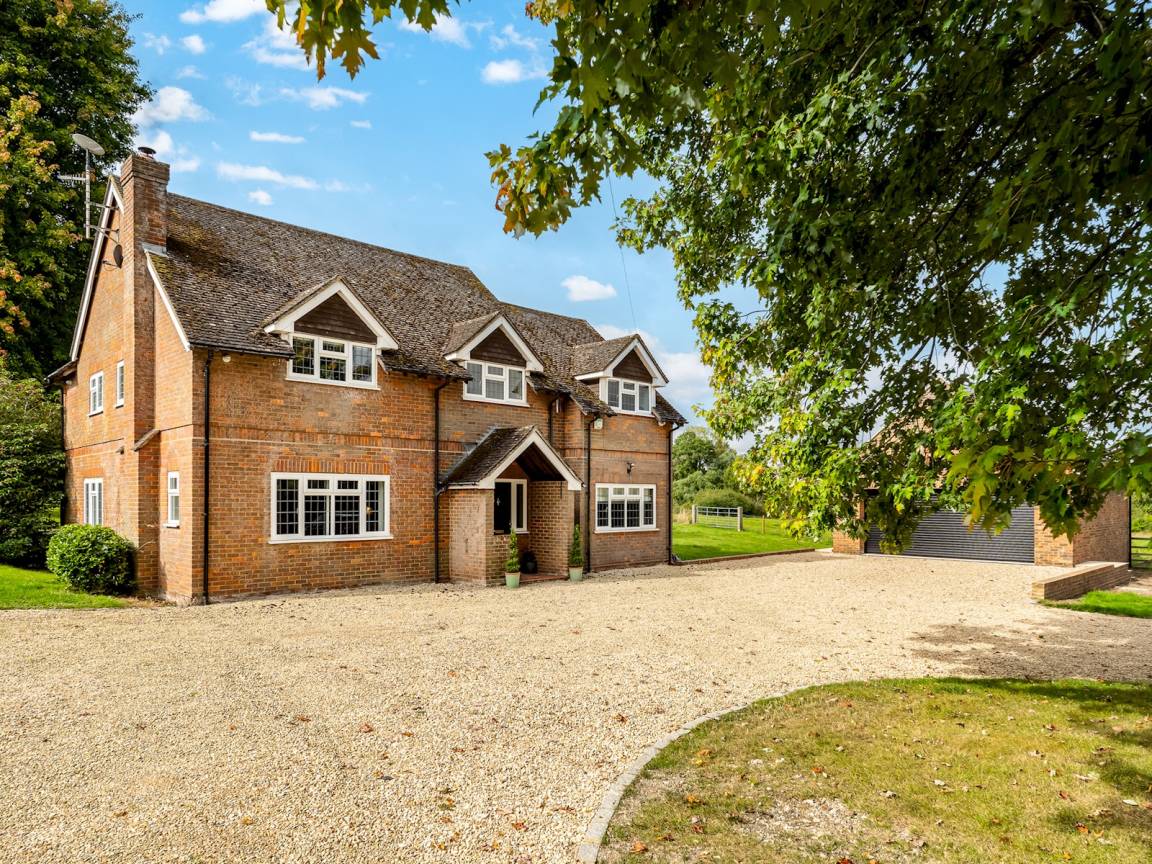 186 M² House ∙ 5 Bedrooms ∙ 10 Guests - Aylesbury
