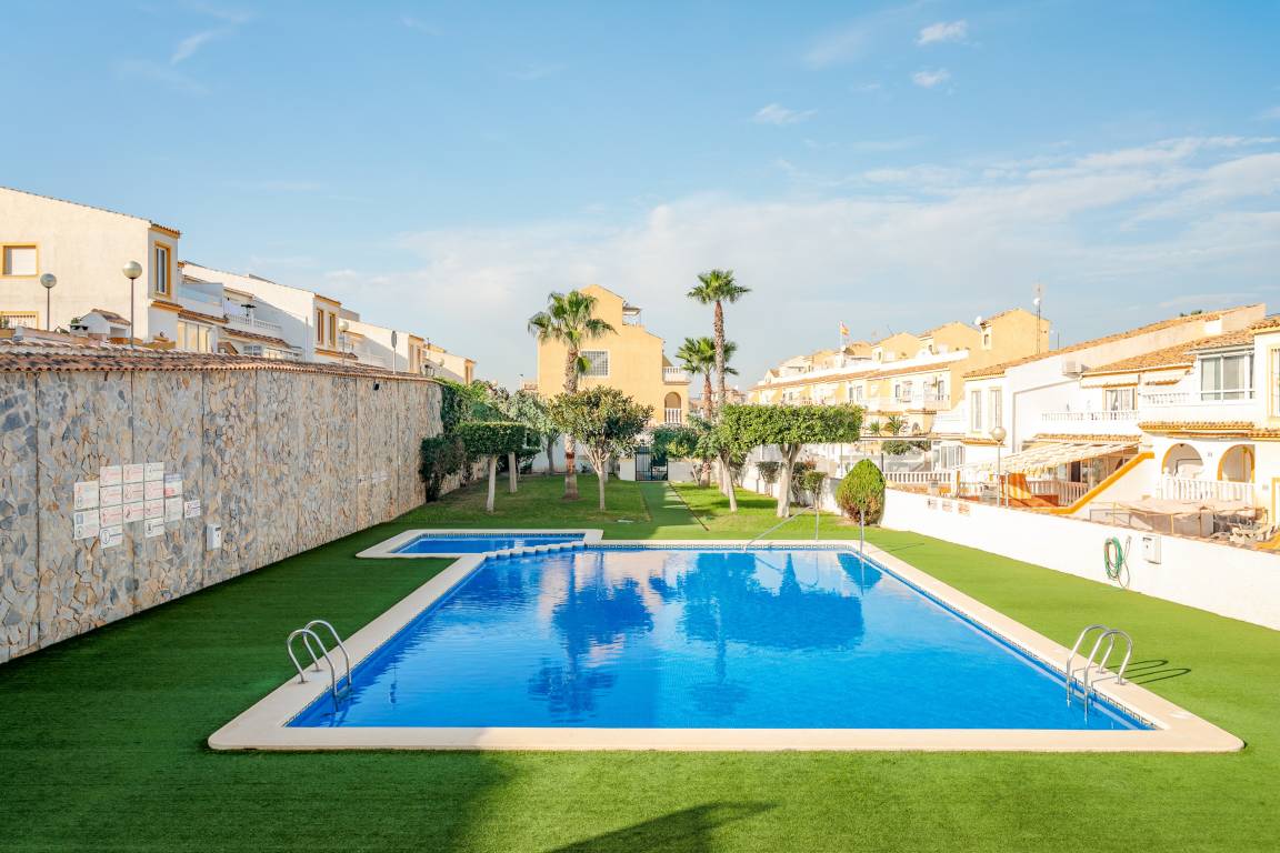 111 M² Apartamento ∙ 2 Habitaciones ∙ 8 Huéspedes - Santa Pola