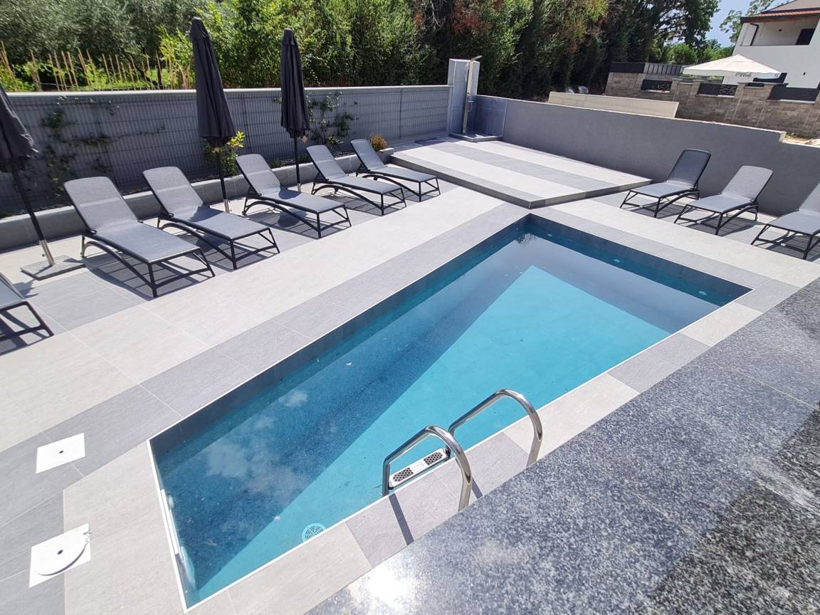 250 M² Ferienhaus ∙ 4 Schlafzimmer ∙ 4 Gäste - Funtana