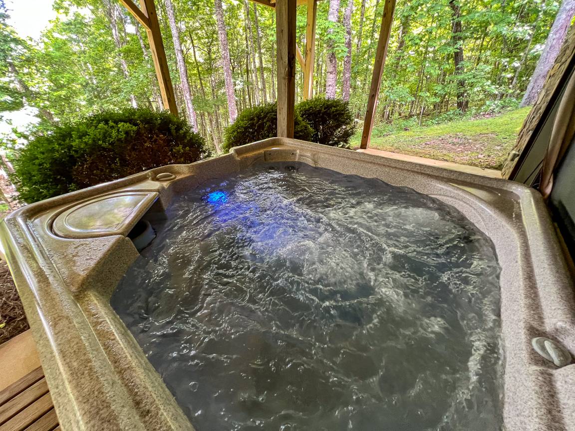 House ∙ 3 Bedrooms ∙ 6 Guests - West Jefferson, NC