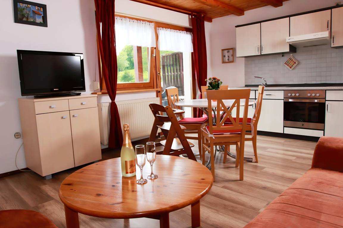 60 M² Appartement ∙ 2 Slaapkamers ∙ 4 Gasten - Owingen