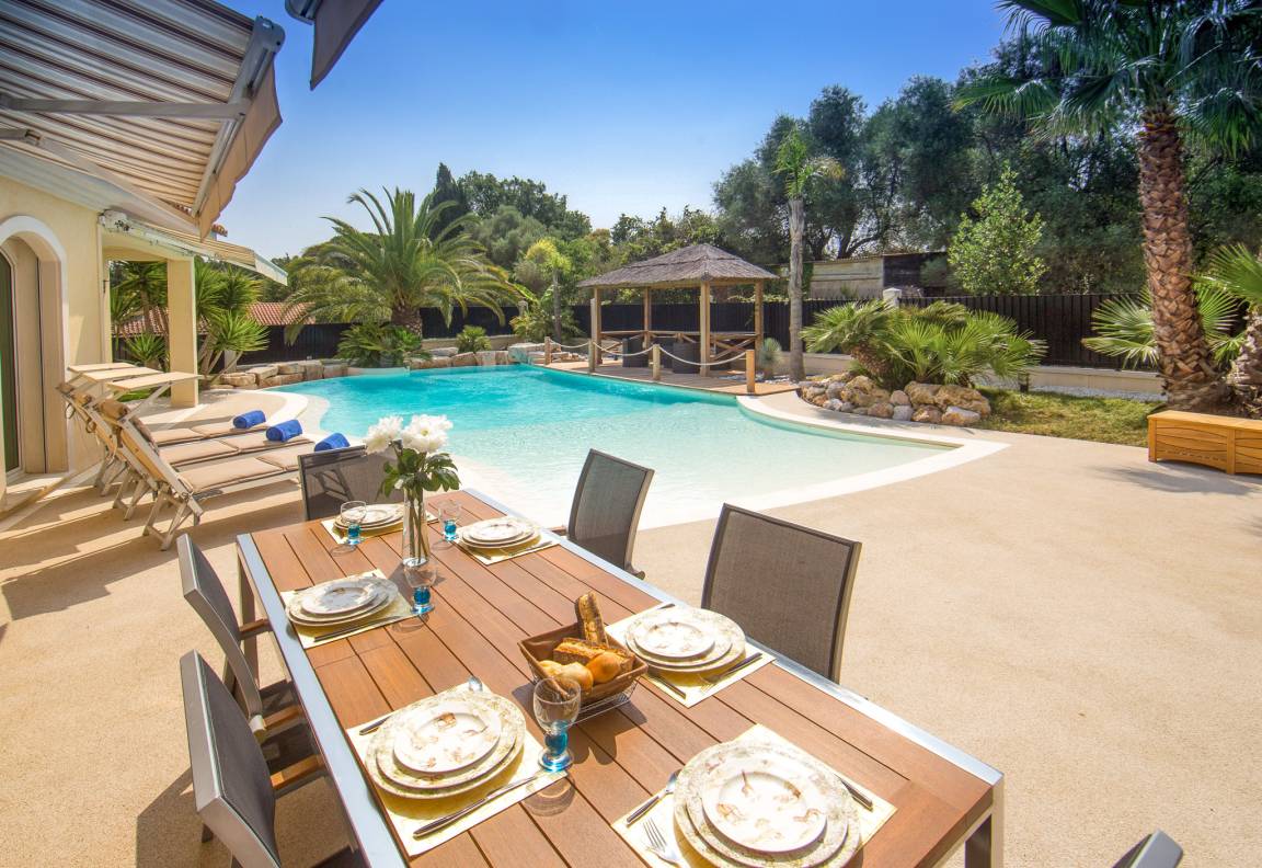 240 M² Villa ∙ 4 Chambres ∙ 8 Personnes - Antibes