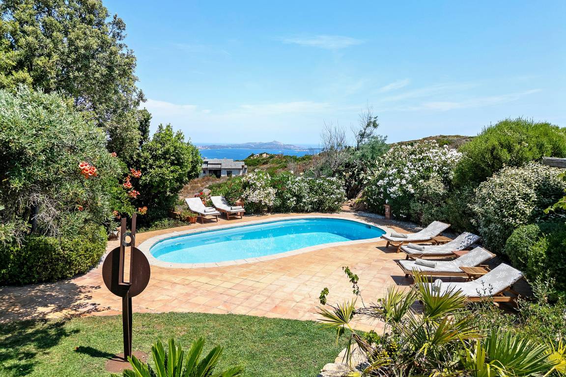 250 M² Villa ∙ 4 Chambres ∙ 8 Personnes - Arzachena