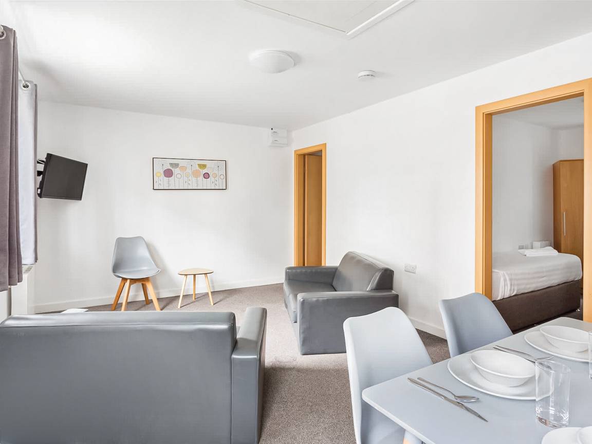 Apartment ∙ 3 Bedrooms ∙ 6 Guests - North Devon District