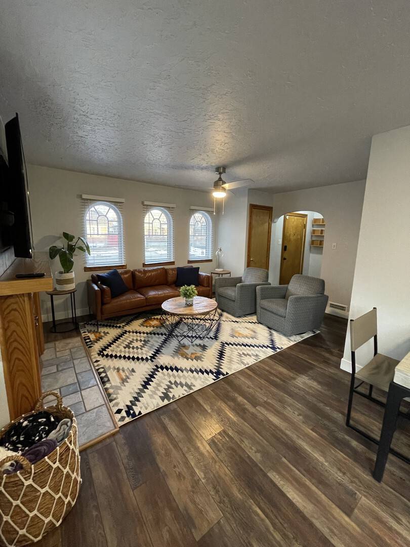 166 M² House ∙ 4 Bedrooms ∙ 1 Guest - Salt Lake City, UT