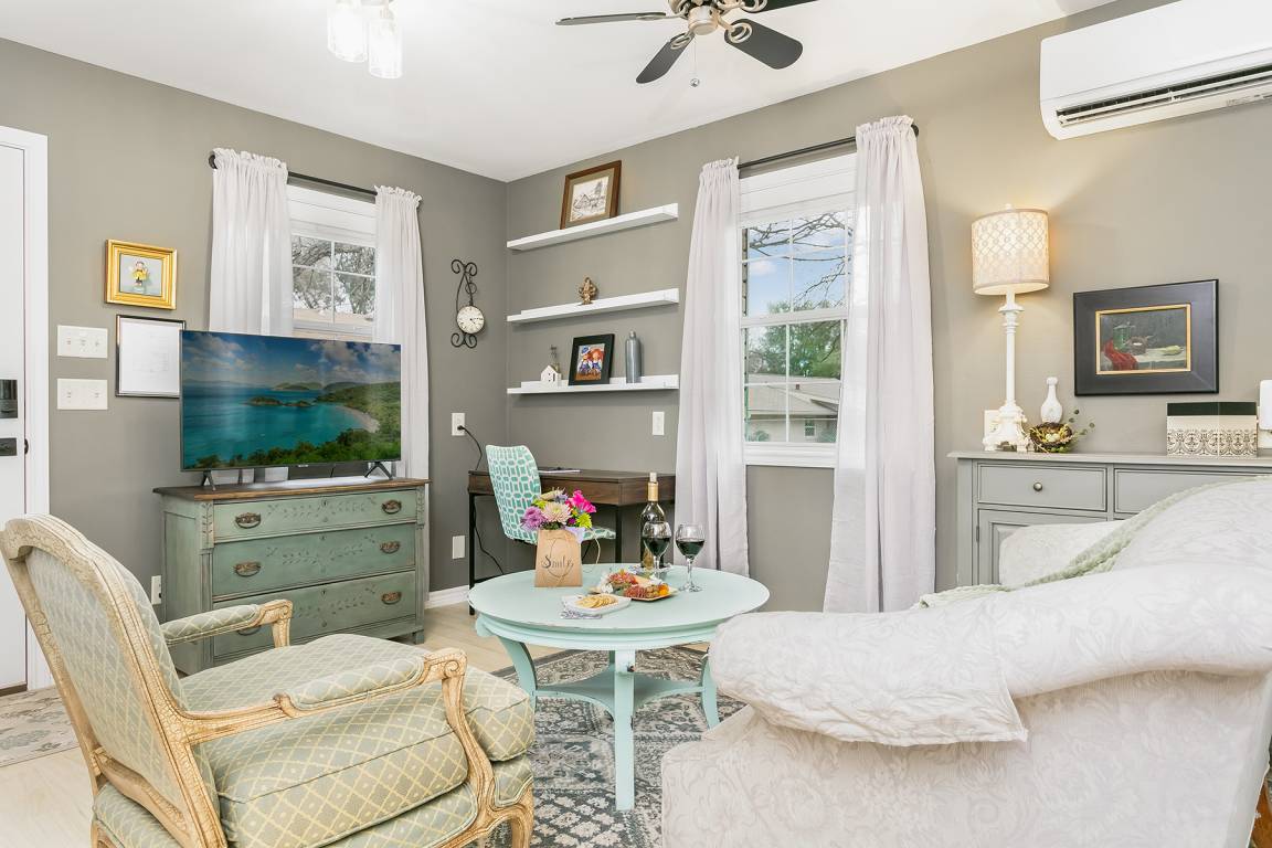 Chalet ∙ 1 Bedroom ∙ 2 Guests - Fredericksburg, TX