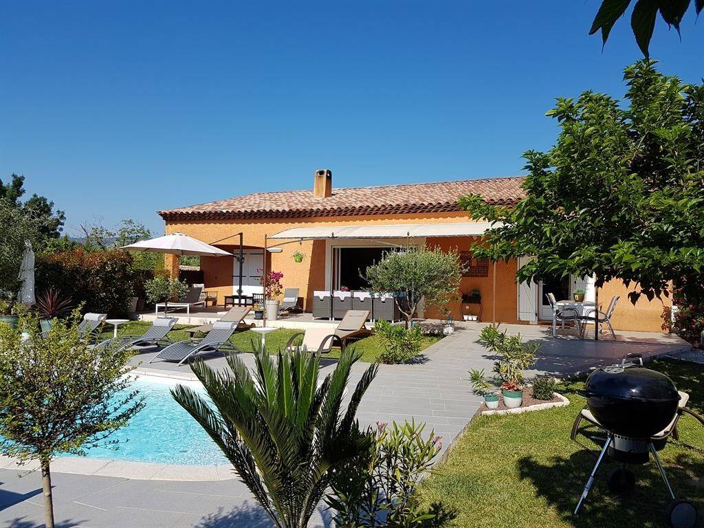 145 M² Villa ∙ 3 Chambres ∙ 8 Personnes - Tourtour