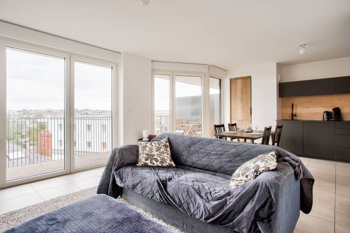 67 M² Huoneisto ∙ 2 Makuuhuonetta ∙ 4 Vierasta - Nantes