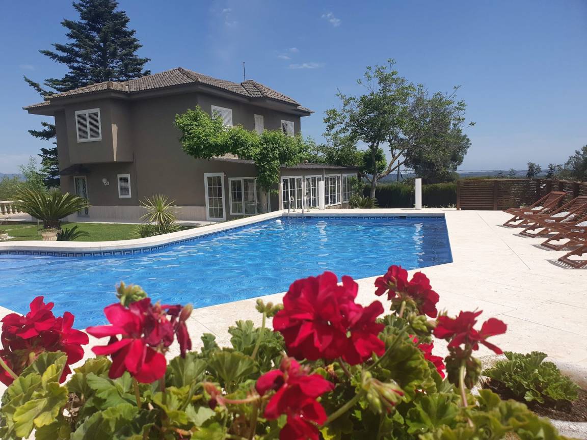 230 M² Villa ∙ 5 Chambres ∙ 13 Personnes - Valls