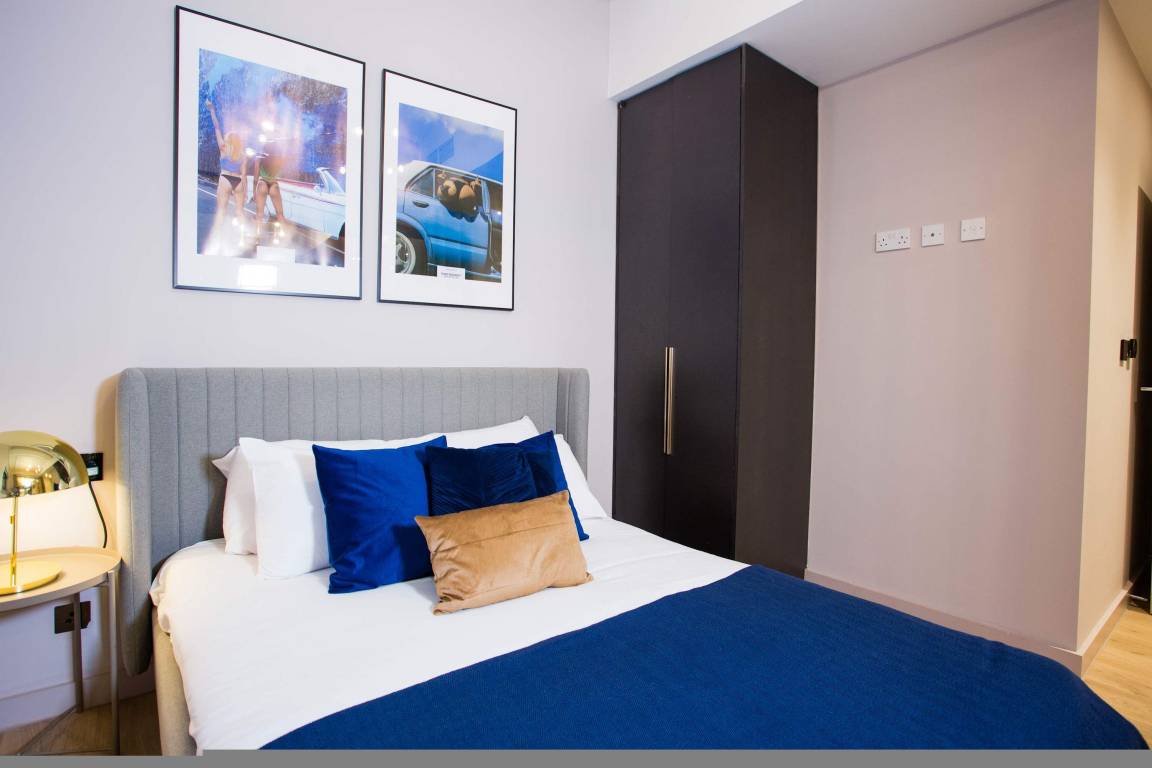 Apartment ∙ 2 Bedrooms ∙ 5 Guests - Oldham