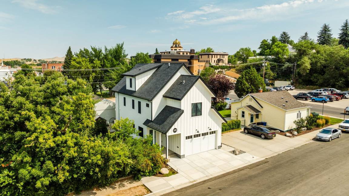 House ∙ 3 Bedrooms ∙ 7 Guests - Sheridan, WY