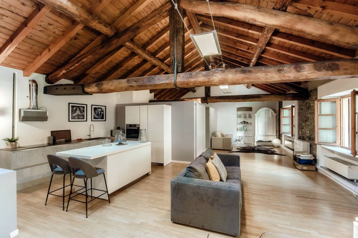 120 M² Apartment ∙ 1 Bedroom ∙ 4 Guests - Como