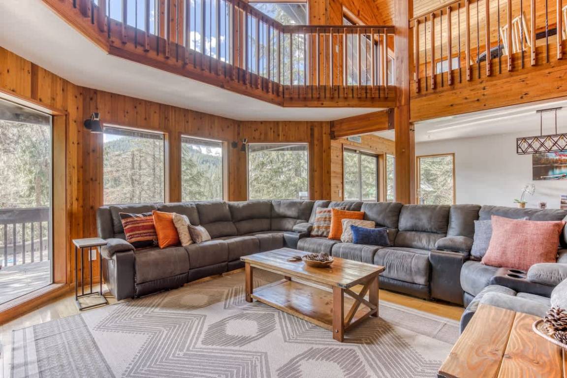 465 M² Chalet ∙ 6 Bedrooms ∙ 20 Guests - Oregon