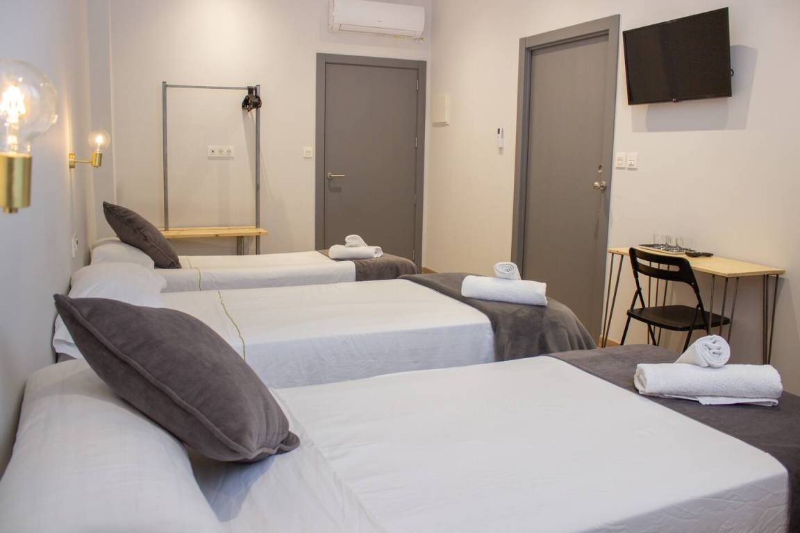 20 M² Hôtel ∙ 1 Chambre ∙ 4 Personnes - Erandio