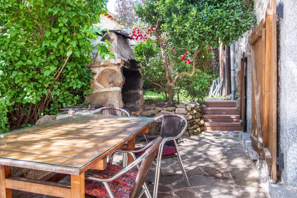 180 M² Casa ∙ 6 Habitaciones ∙ 12 Huéspedes - Navarredonda de Gredos