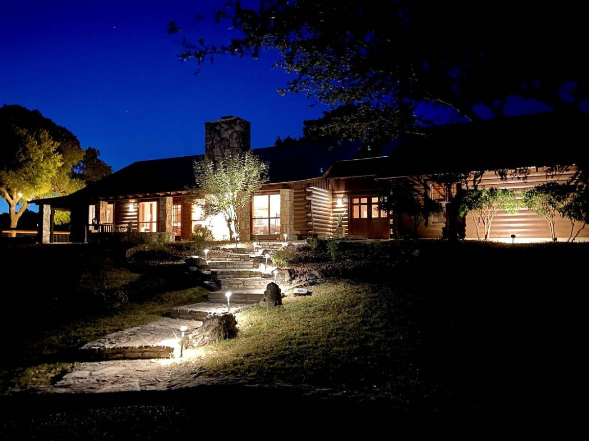 House ∙ 2 Bedrooms ∙ 4 Guests - Hunt, TX