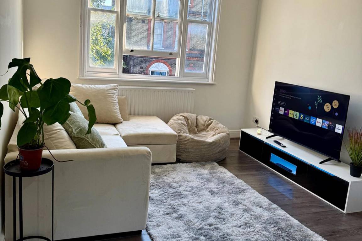 115 M² Huoneisto ∙ 2 Makuuhuonetta ∙ 5 Vierasta - Whitehall